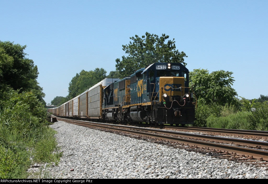 CSX 8432 and train Q216